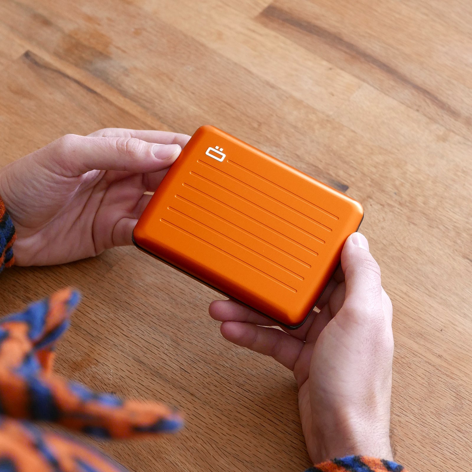 SMART CASE V2 LARGE | Orange – ÖGON Design