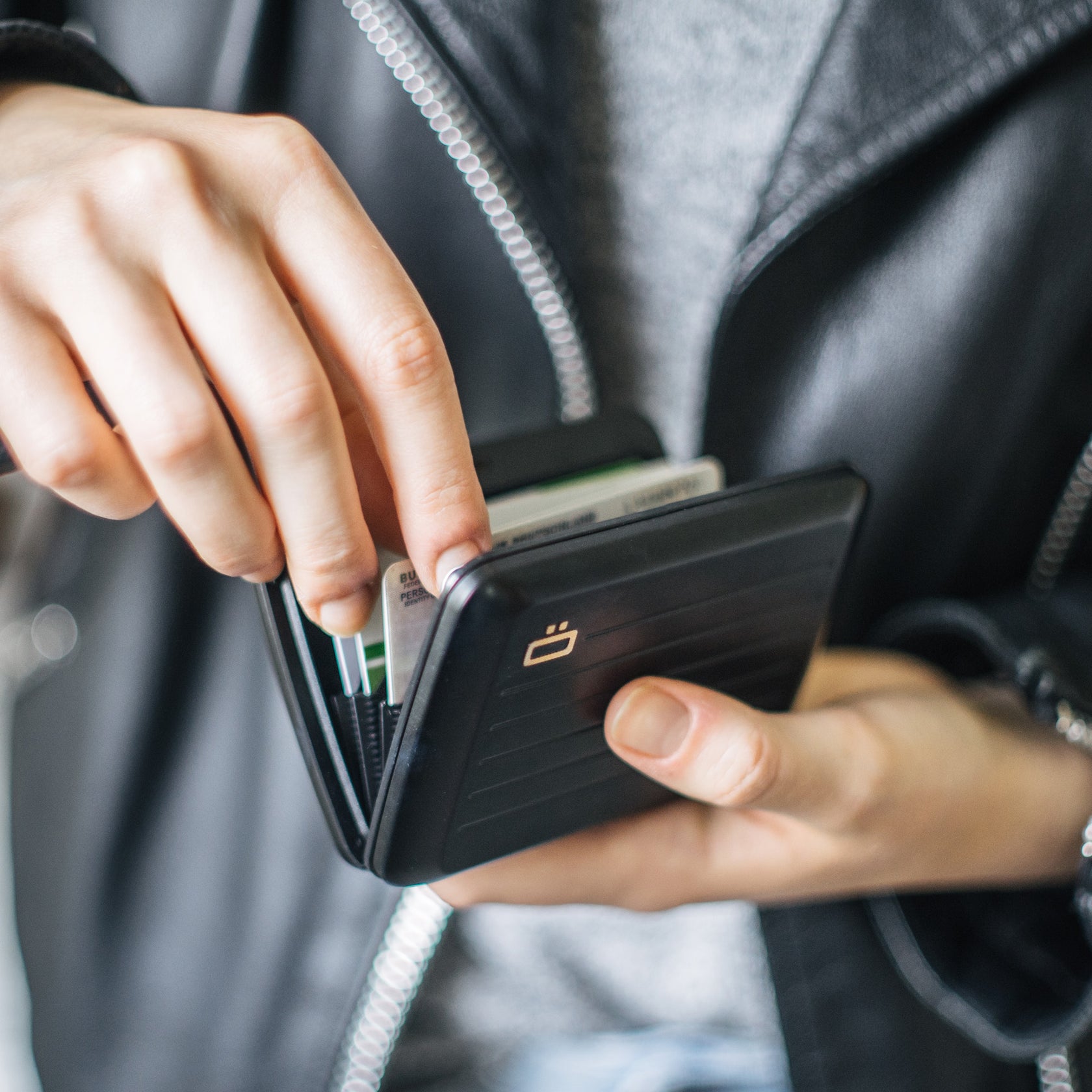 SMART CASE V2 | Black – ÖGON Design