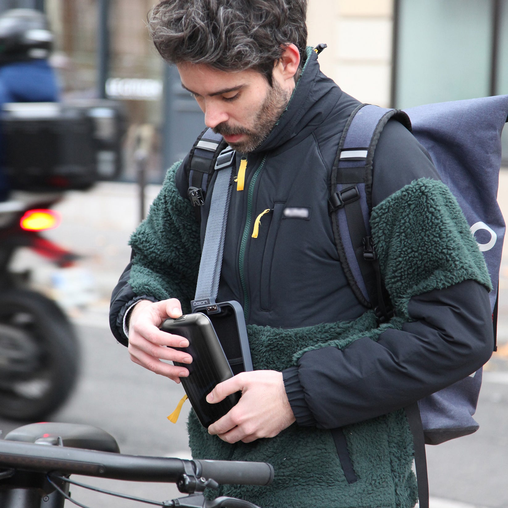PHONE BAG | Black